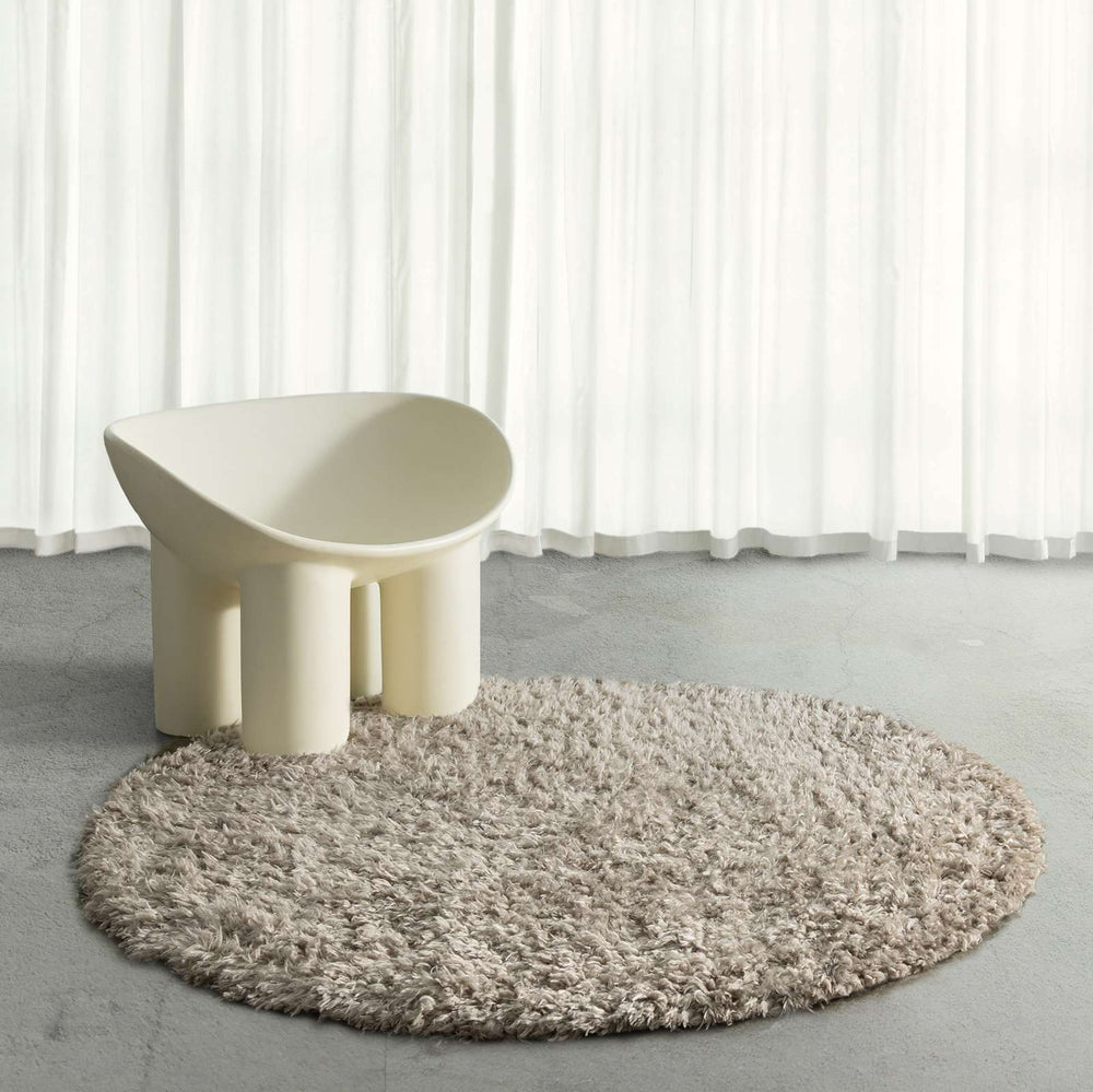 Balancing Furniture with Round Rugs: Tips for a Harmonious Living Room ...
